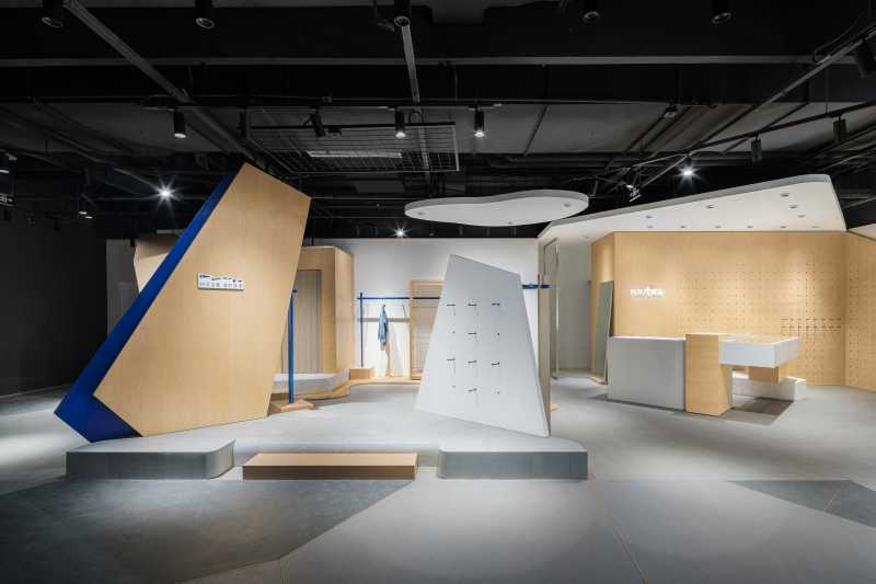 NAUTICA White Sail Concept Store – SLT